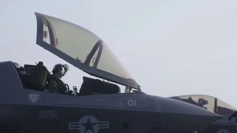 Canopy closing on pilot of F-35B Lightni... | Stock Video | Pond5