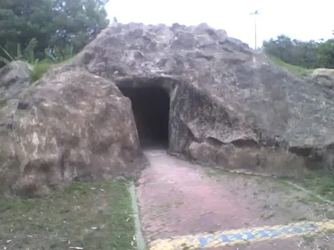 Cavemen cave in science museum, really c... | Stock Video | Pond5