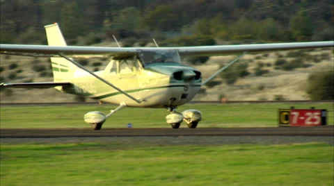 Cessna 172 Skyhawk Aircraft Taxi In | Stock Video | Pond5