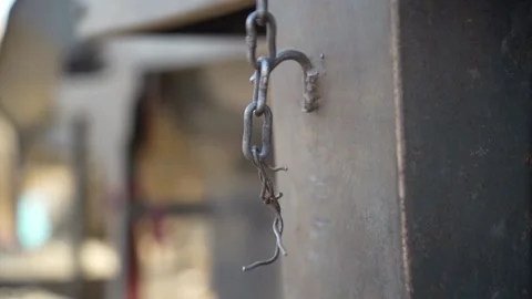 Chain Clip Stock Videos – Royalty-Free HD & 4K Videos