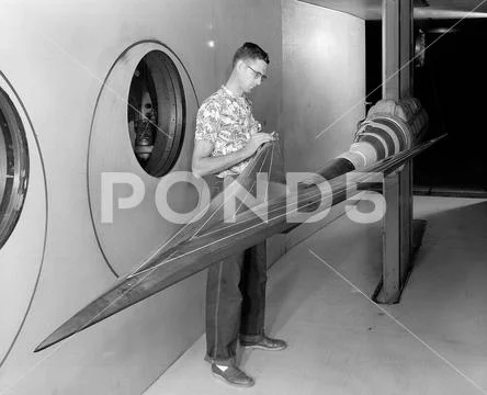 Photograph: A chambered and twisted wing-body. Arrow wing hypersonic ...