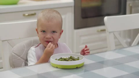 Want_To_Eat Video Stock Videos – Royalty-Free HD & 4K Videos