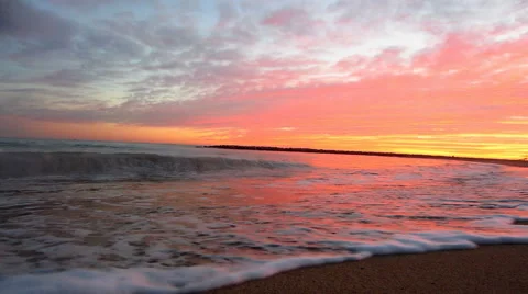 Cinemagraph seamless loop - Sea wave at ... | Stock Video | Pond5