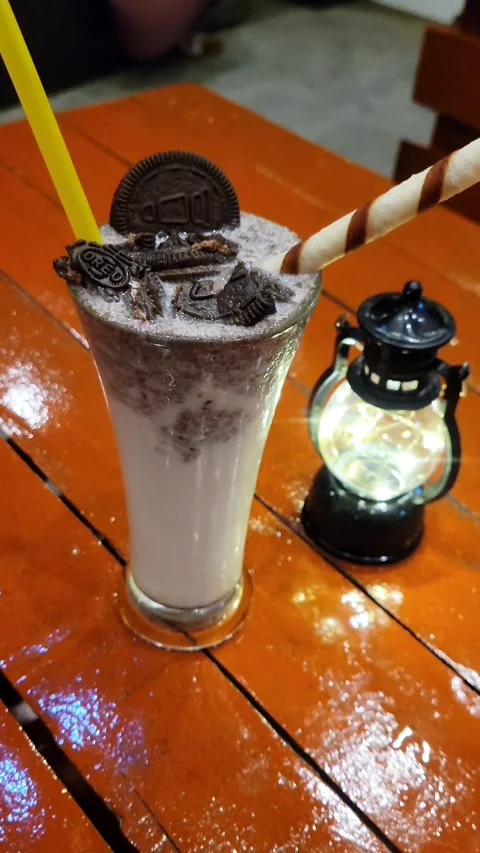 Oreo Milk Shake Stock Videos – Royalty-Free HD & 4K Videos | Pond5