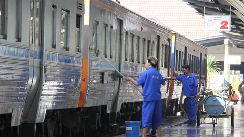 Cleaning A Train Stock Videos – Royalty-Free HD & 4K Videos