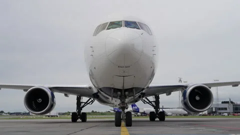 Close Up Delta Boeing 767 Passenger Airp... | Stock Video | Pond5