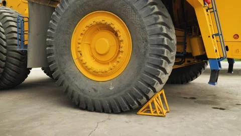 Bottom Dump Truck Stock Videos – Royalty-Free HD & 4K Videos | Pond5