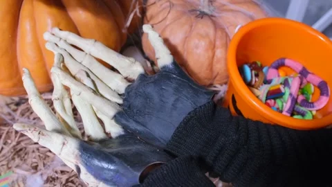 Scary Monster Kids、 Stock Videos – Royalty-Free HD & 4K Videos | Pond5