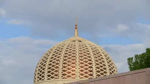 Close up View of Sultan Qaboos Grand Mos... | Stock Video | Pond5