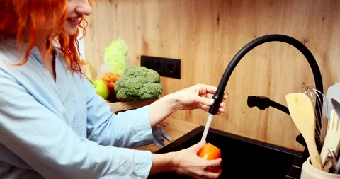 Kitchen Sink Showering Stock Videos – Royalty-Free HD & 4K Videos
