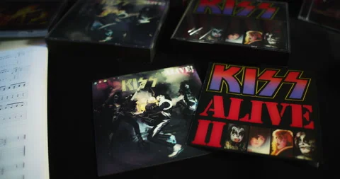 Pictures Of Kiss Stock Videos – Royalty-Free HD & 4K Videos