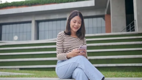 Classroom Girls College Stock Videos – Royalty-Free HD & 4K Videos | Pond5