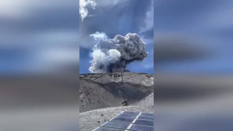 Colombia: Nevado del Ruiz Volcano: Seism... | Stock Video | Pond5