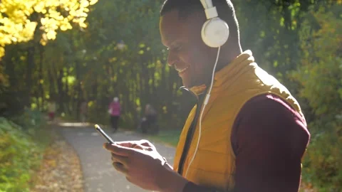 Podcasts With T Stock Videos – Royalty-Free HD & 4K Videos | Pond5