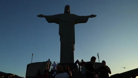 Crowd of tourists standing in front of t... | Stock Video | Pond5