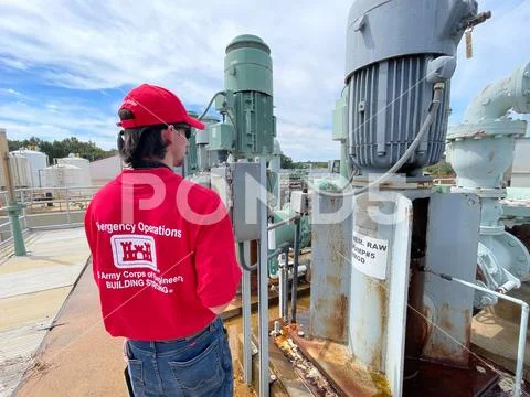 Photograph: Current Military-1940-present day, U. S. Army Corps of ...