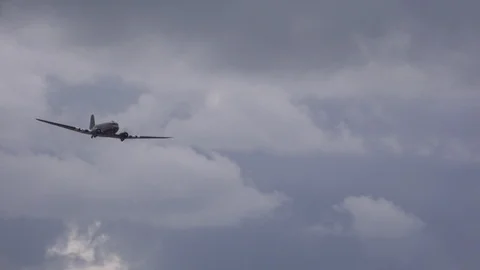 DC3 Douglas in flight WW2 war plane flyi... | Stock Video | Pond5