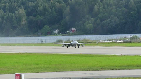 de Havilland Vampire World War II fighte... | Stock Video | Pond5