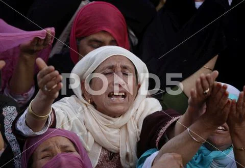 Photograph: Death anniversary Prophet Muhammad's descendant, in Kashmir ...