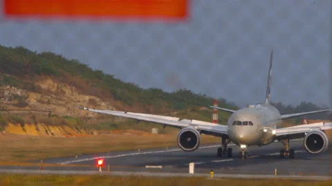 Dreamliner of ETIHAD braking, front view | Stock Video | Pond5