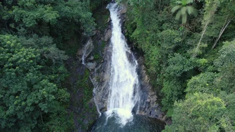 Drone going up showing a beatifull water... | Stock Video | Pond5