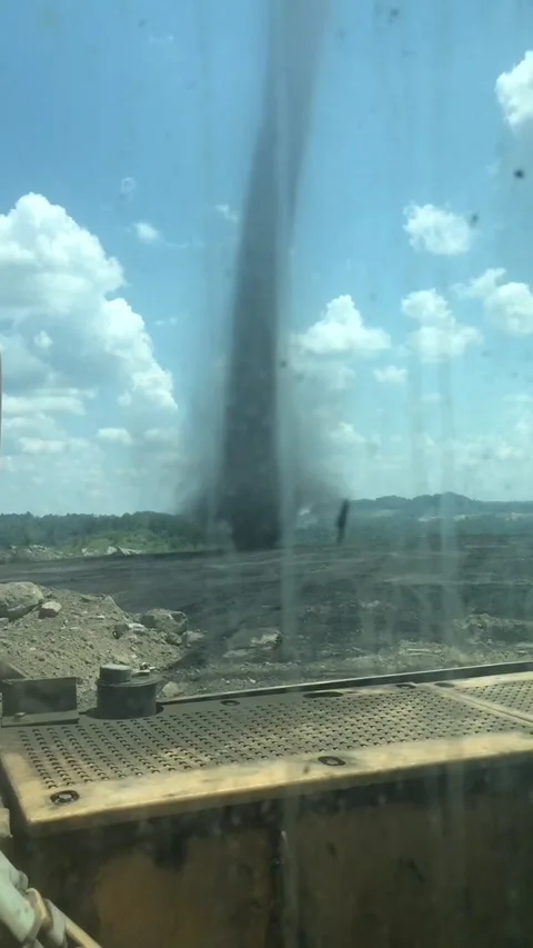 Dust Devil Stock Videos – Royalty-Free HD & 4K Videos | Pond5