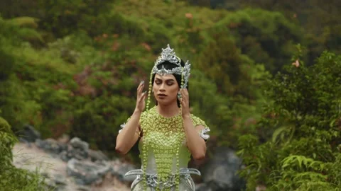 Expression Royal T Stock Videos – Royalty-Free HD & 4K Videos | Pond5