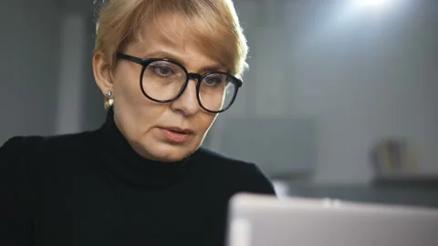 Review and Critique Stock Videos – Royalty-Free HD & 4K Videos