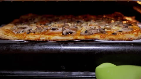 Inside Diner Pizza Stock Videos – Royalty-Free HD & 4K Videos