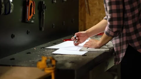 People Working Draw Stock Videos – Royalty-Free HD & 4K Videos | Page 3