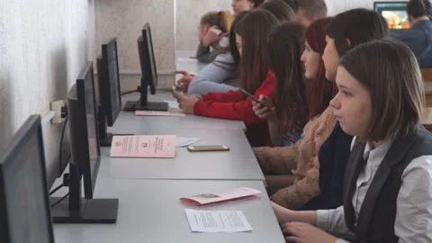 Female Computer Class Stock Videos – Royalty-Free HD & 4K Videos