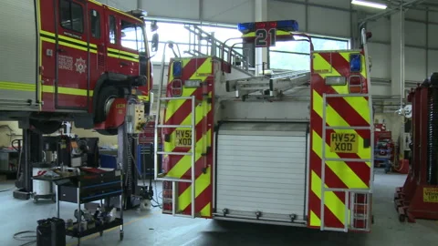 Men Being Serviced Stock Videos – Royalty-Free HD & 4K Videos | Pond5