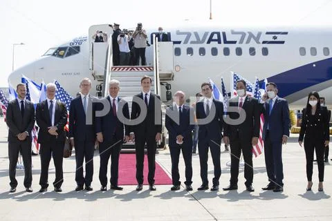 Photograph: First-ever commercial flight from Israel to the UAE, Lod ...