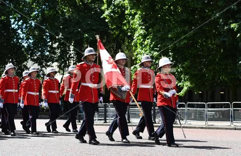 First female soldier in history to become Captain of the Guard at ...