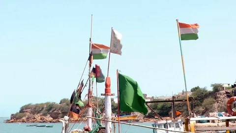 Flaying Flags Stock Videos – Royalty-Free HD & 4K Videos