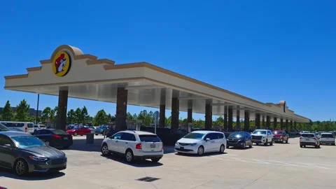 florida buc ees mega gas station with ca... | Stock Video | Pond5