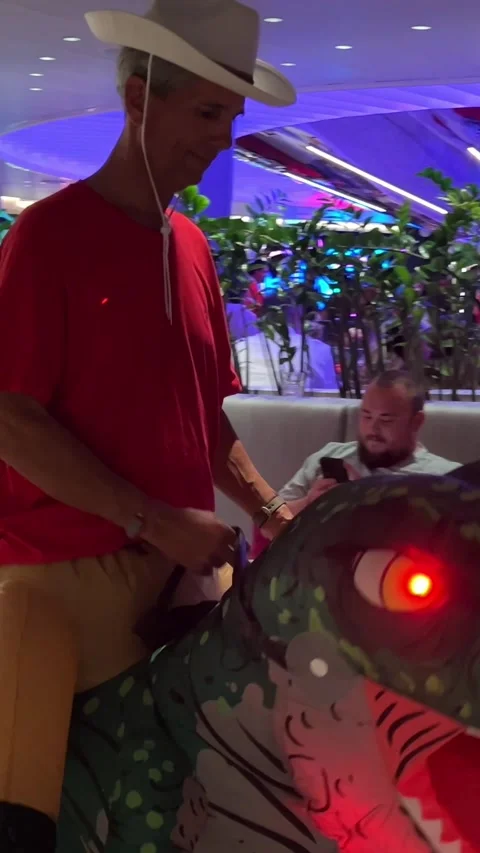 Dinosaur_O_O Stock Videos – Royalty-Free HD & 4K Videos