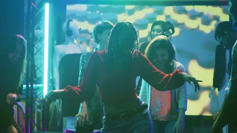 Dance Battle Live Stock Videos – Royalty-Free HD & 4K Videos