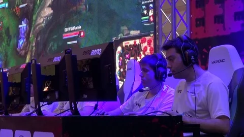 E6258 Video Stock Videos – Royalty-Free HD & 4K Videos | Pond5