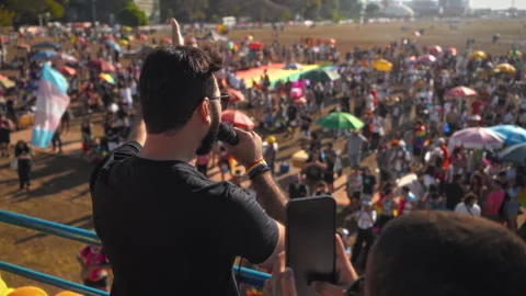 Microphone Parade Stock Videos – Royalty-Free HD & 4K Videos