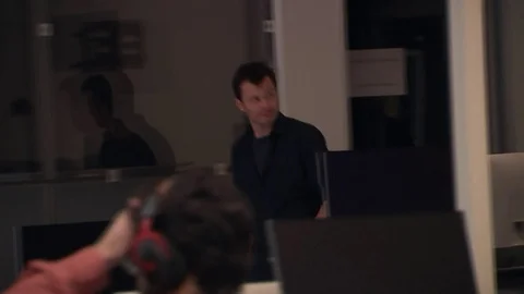 Voice Actors De Stock Videos – Royalty-Free HD & 4K Videos | Pond5