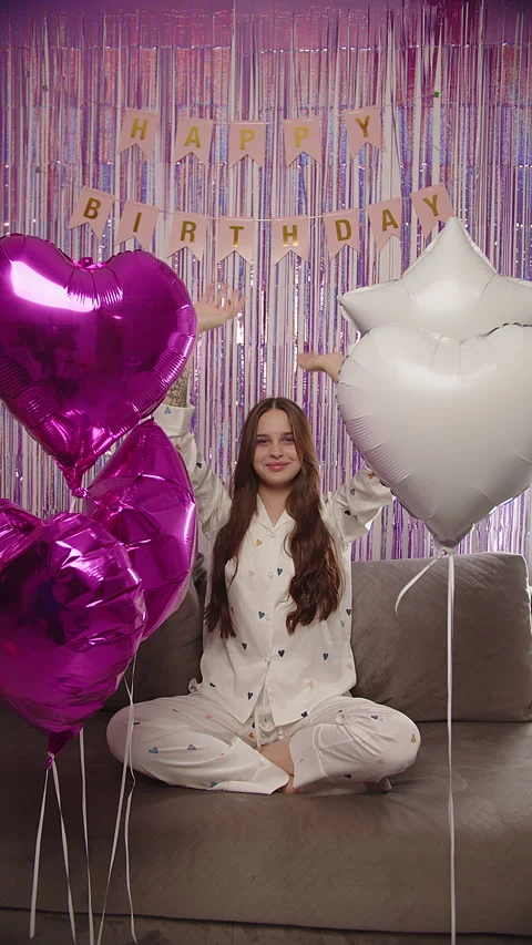 Happy Birthday Girland Stock Videos – Royalty-Free HD & 4K Videos | Pond5