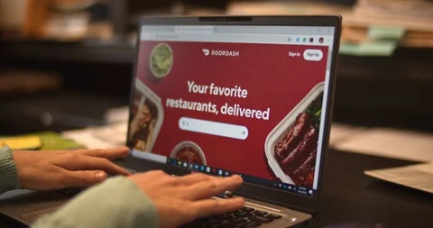 Com Girl Stock Videos – Royalty-Free HD & 4K Videos