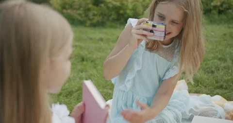 Insta Girl Stock Videos – Royalty-Free HD & 4K Videos