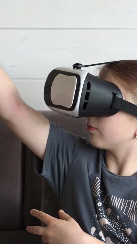 Vr Girl Stock Videos – Royalty-Free HD & 4K Videos | Page 3