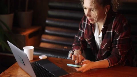 Girl Computer Class Stock Videos – Royalty-Free HD & 4K Videos | Pond5