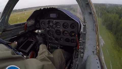 Flyover Jet Stock Videos – Royalty-Free HD & 4K Videos