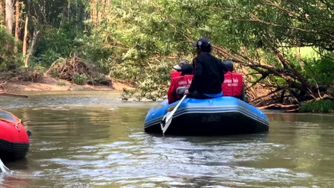 Cruising Men Stock Videos – Royalty-Free HD & 4K Videos | Pond5