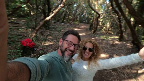 Couples Happy En Stock Videos – Royalty-Free HD & 4K Videos | Pond5