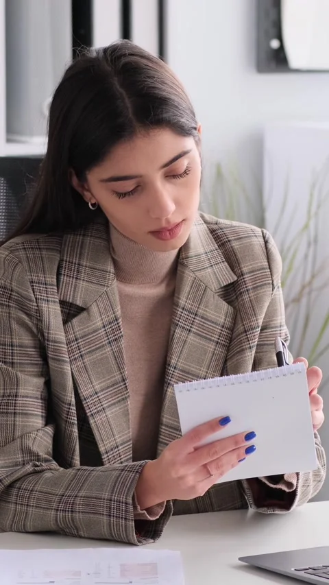 Notepad Online30% Stock Videos – Royalty-Free HD & 4K Videos